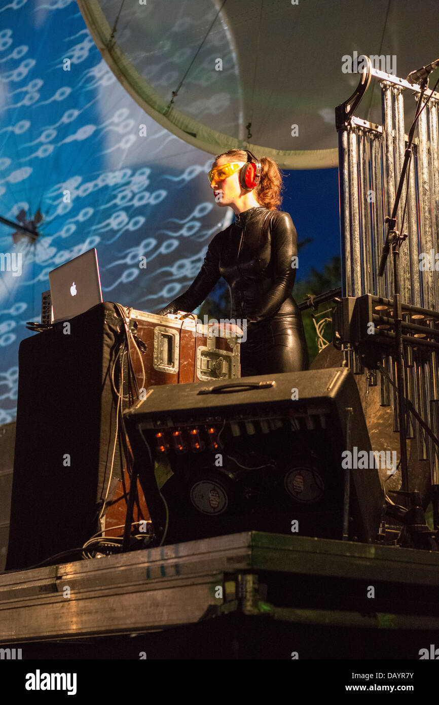 Huge stage hi-res stock photography and images - Alamy