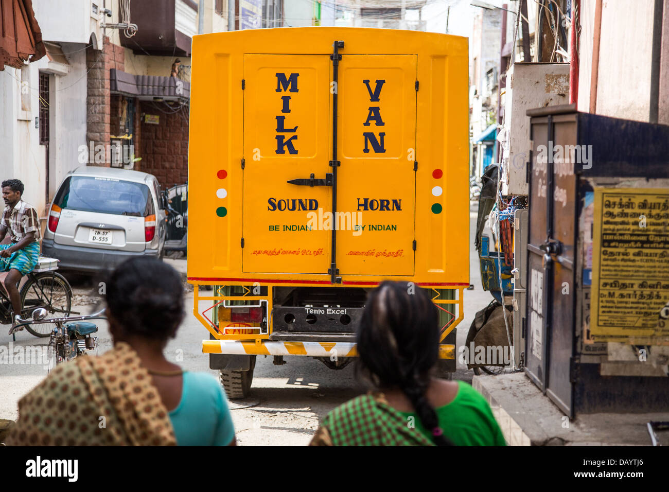 Milk delivery van hi-res stock photography and images - Alamy