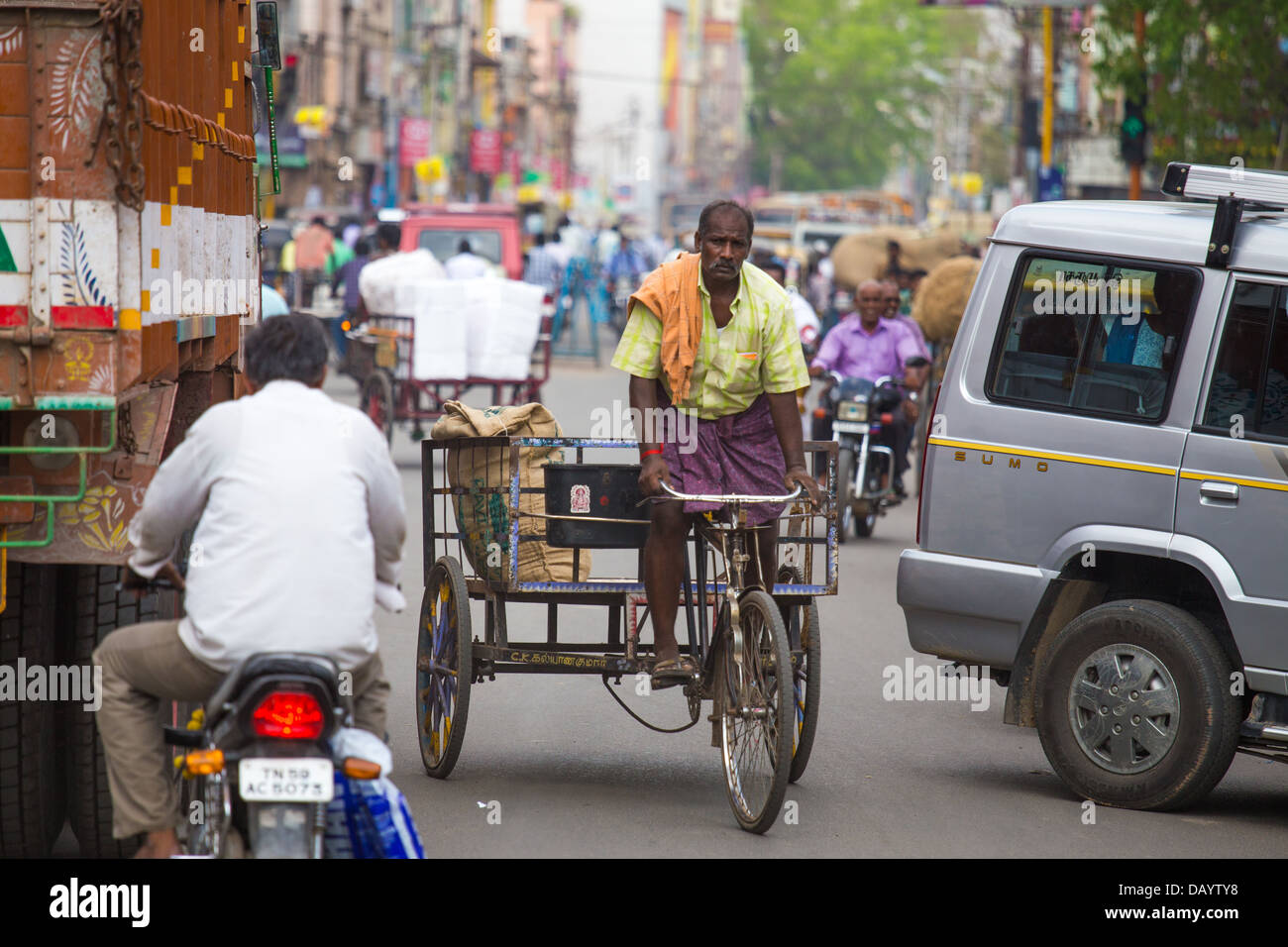 Bicycle rickshaw on the streets of Madurai, India Stock Photo - Alamy