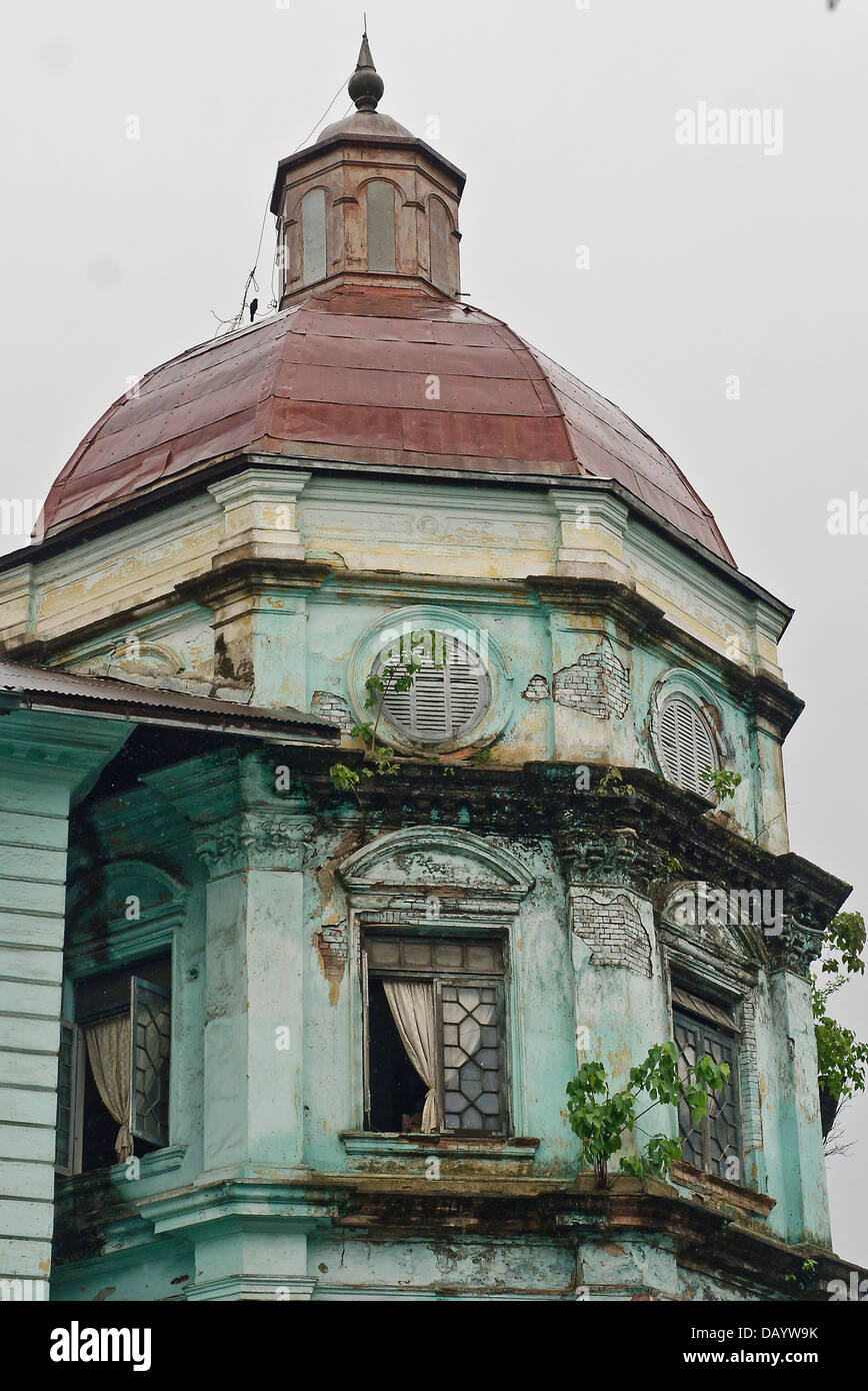 Colonial building in the center of Yangon,Burma Stock Photo - Alamy