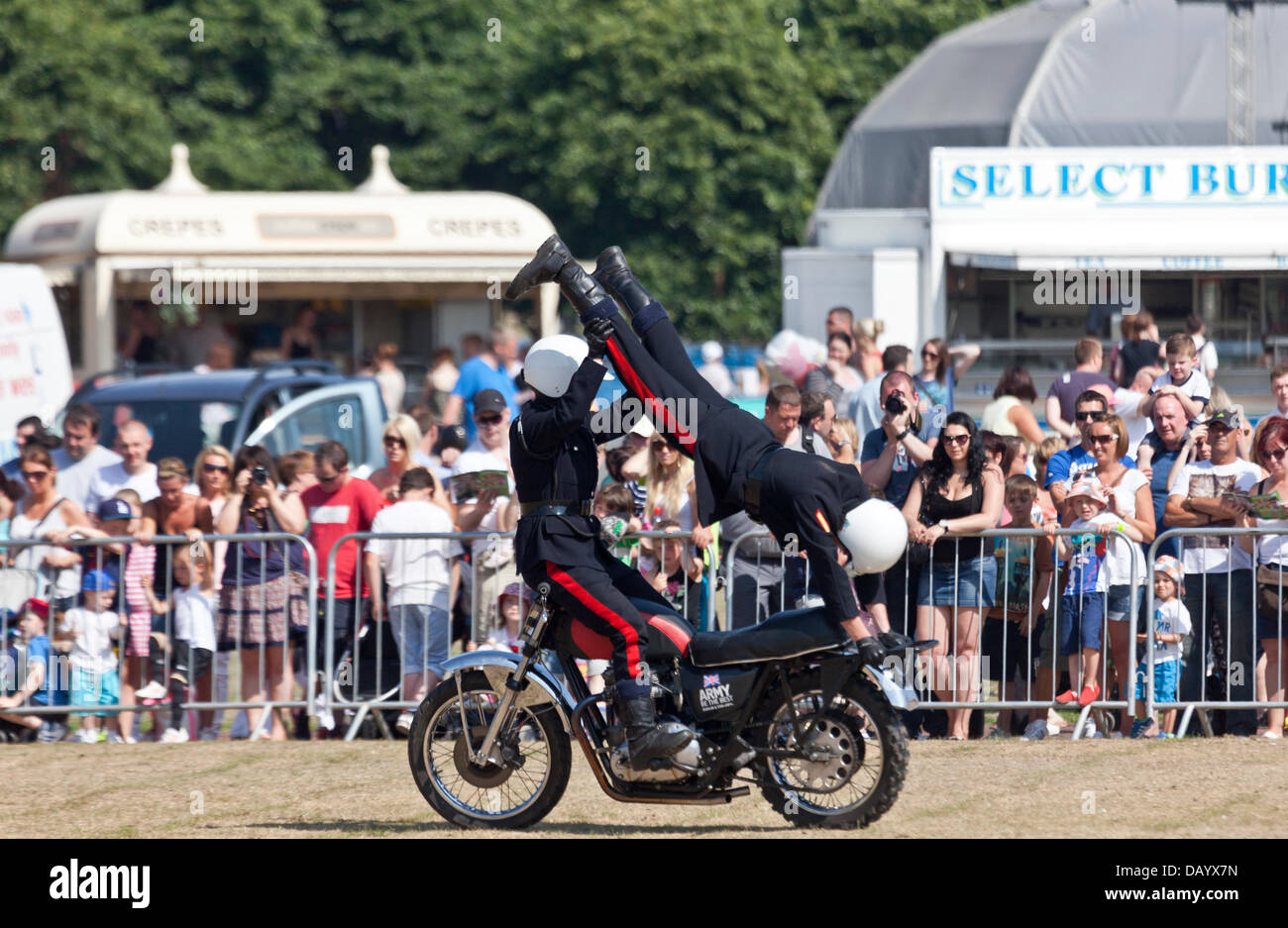 Glasgow 1970s men hi-res stock photography and images - Alamy