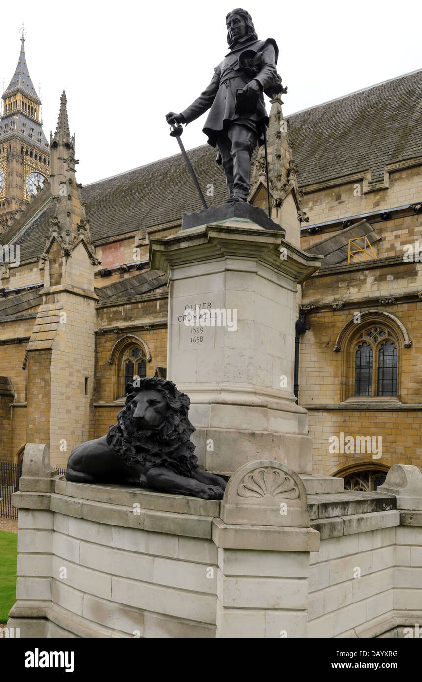 Oliver cromwell statue westminster hi-res stock photography and images ...