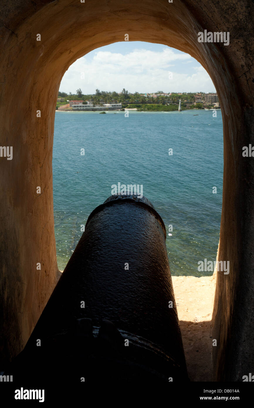 Canon in Fort Jesus Stock Photo - Alamy
