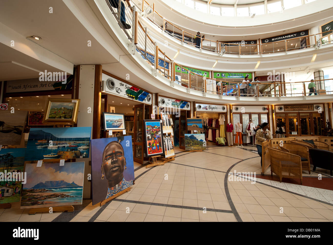 Cape town waterfront shopping mall hi-res stock photography and images ...