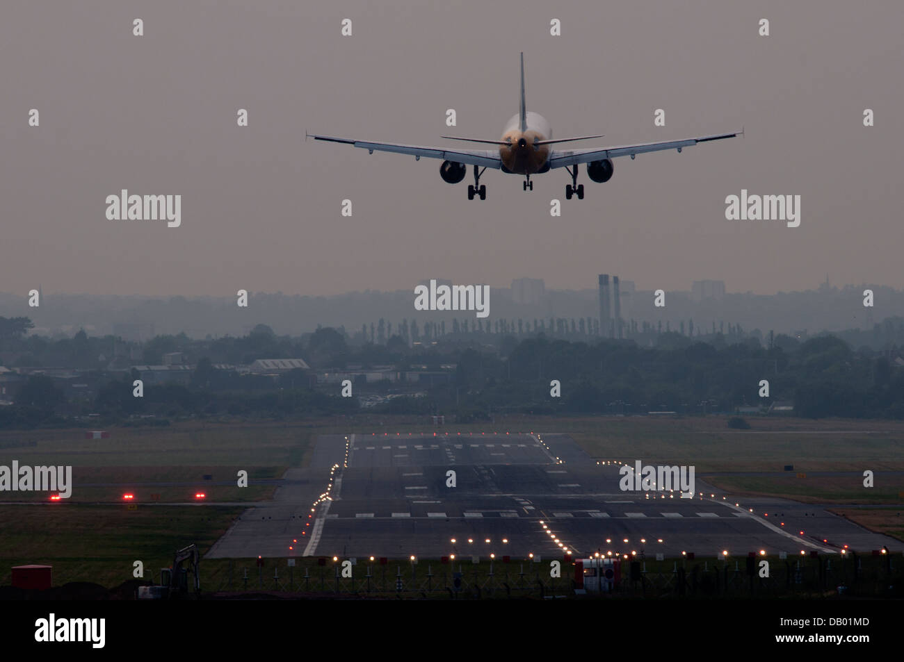 Airbus a320 airliner rear view hi-res stock photography and images - Alamy