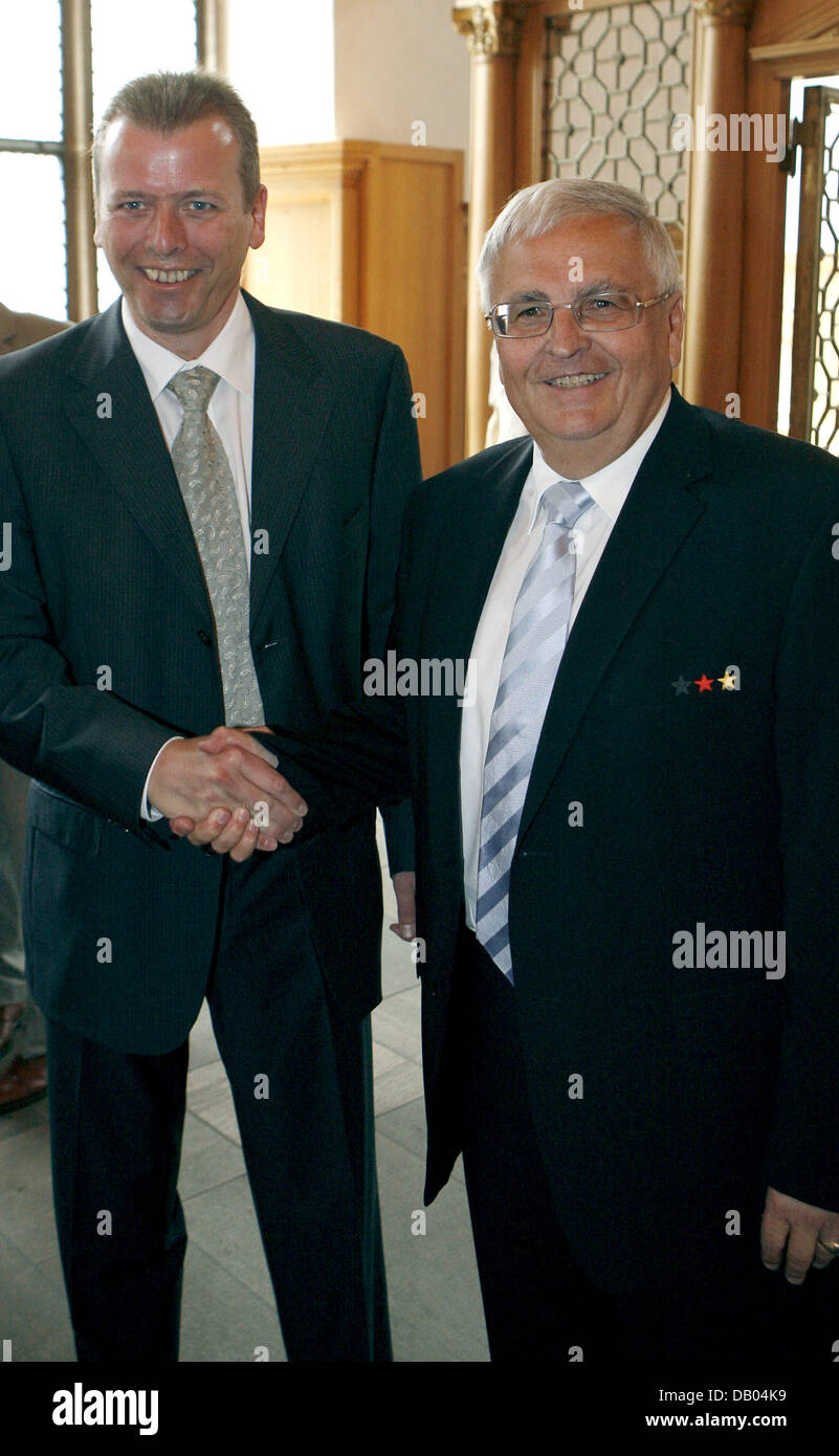Mayor Ulrich Maly (SPD, L) receives DFB (German Soccer Association ...