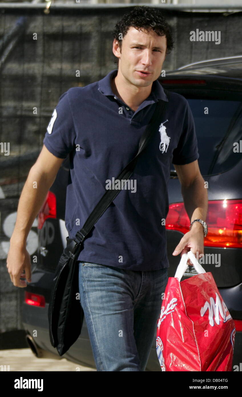 Bundesliga club FC Bayern Munich midfielder Mark van Bommel arrives to ...