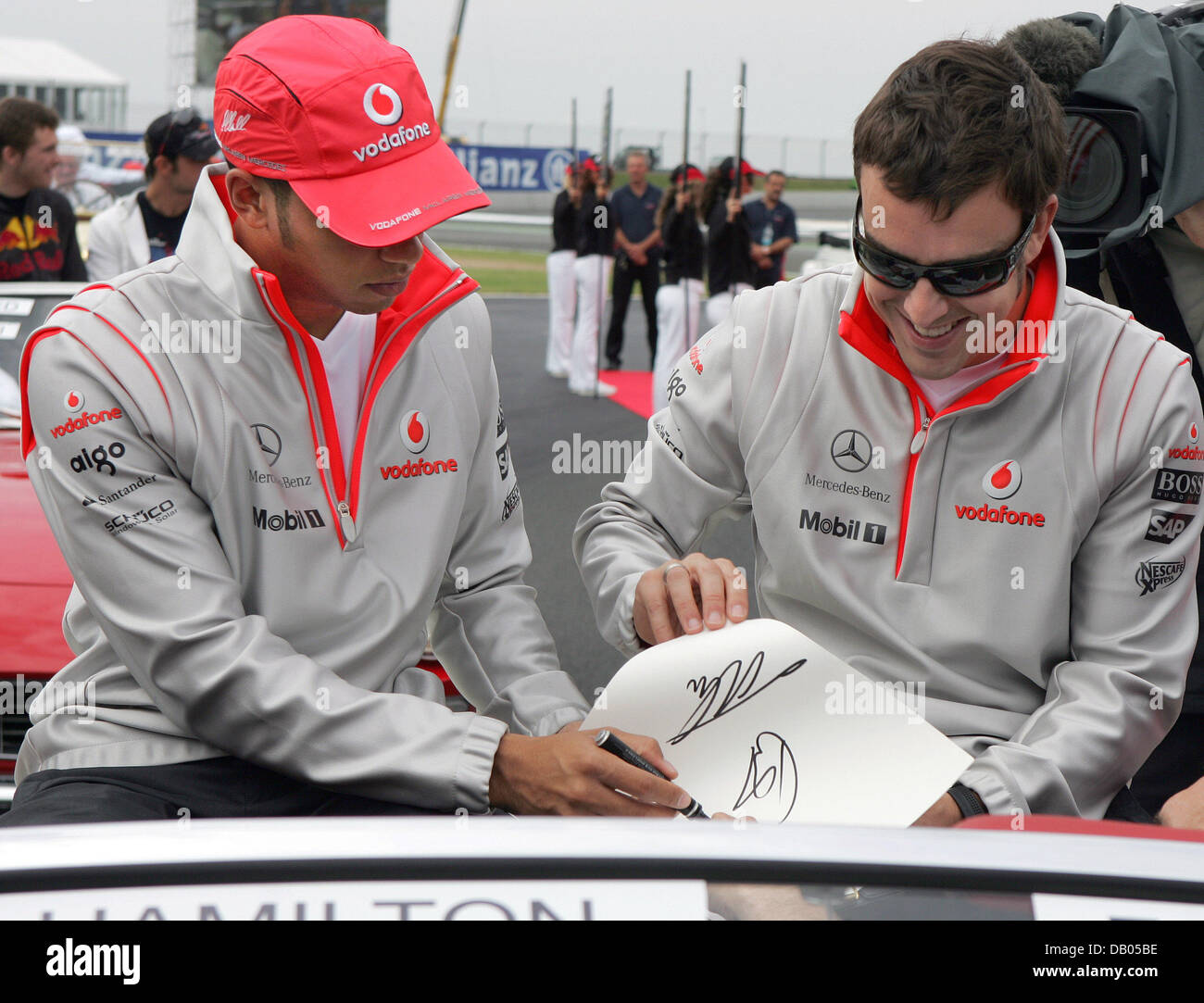 British Formula One driver Lewis Hamilton (L) and Spanish Fernando ...