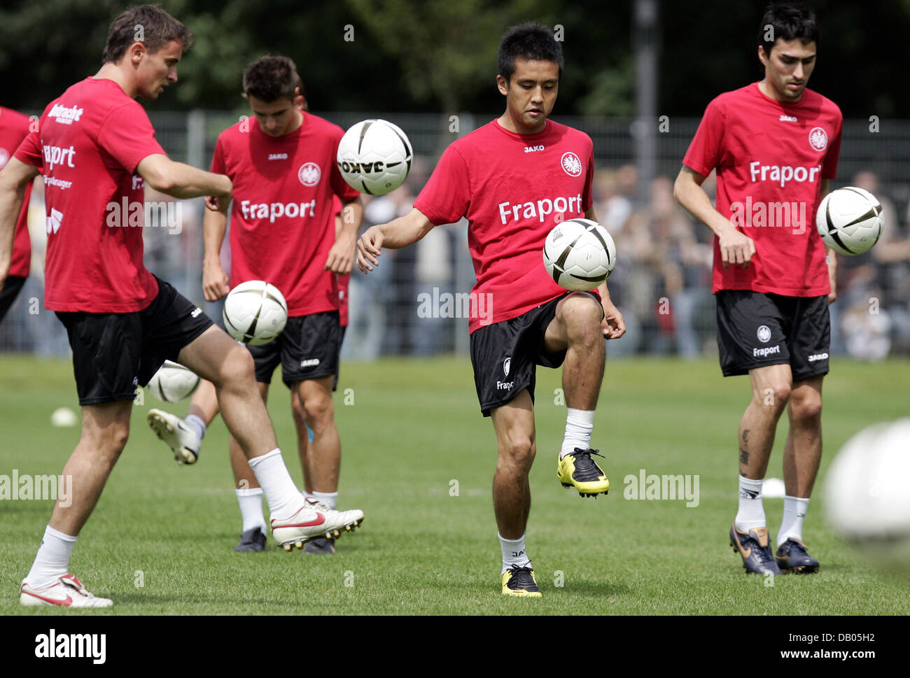 Bundesliga club Eintracht Frankfurt's new entry, Japanese international ...