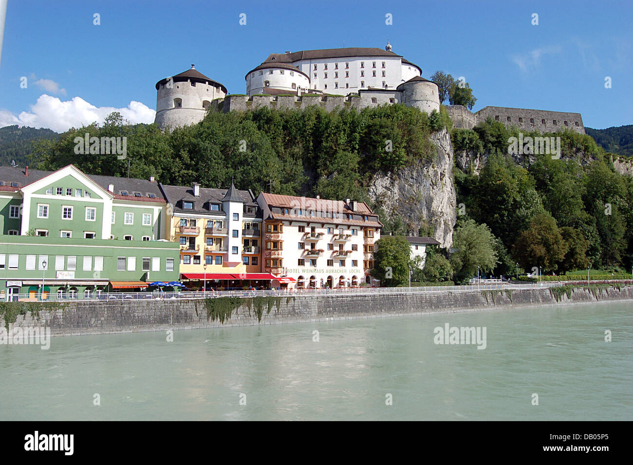 (dpa file) - The photo shows the banks of the river Inn and the ...