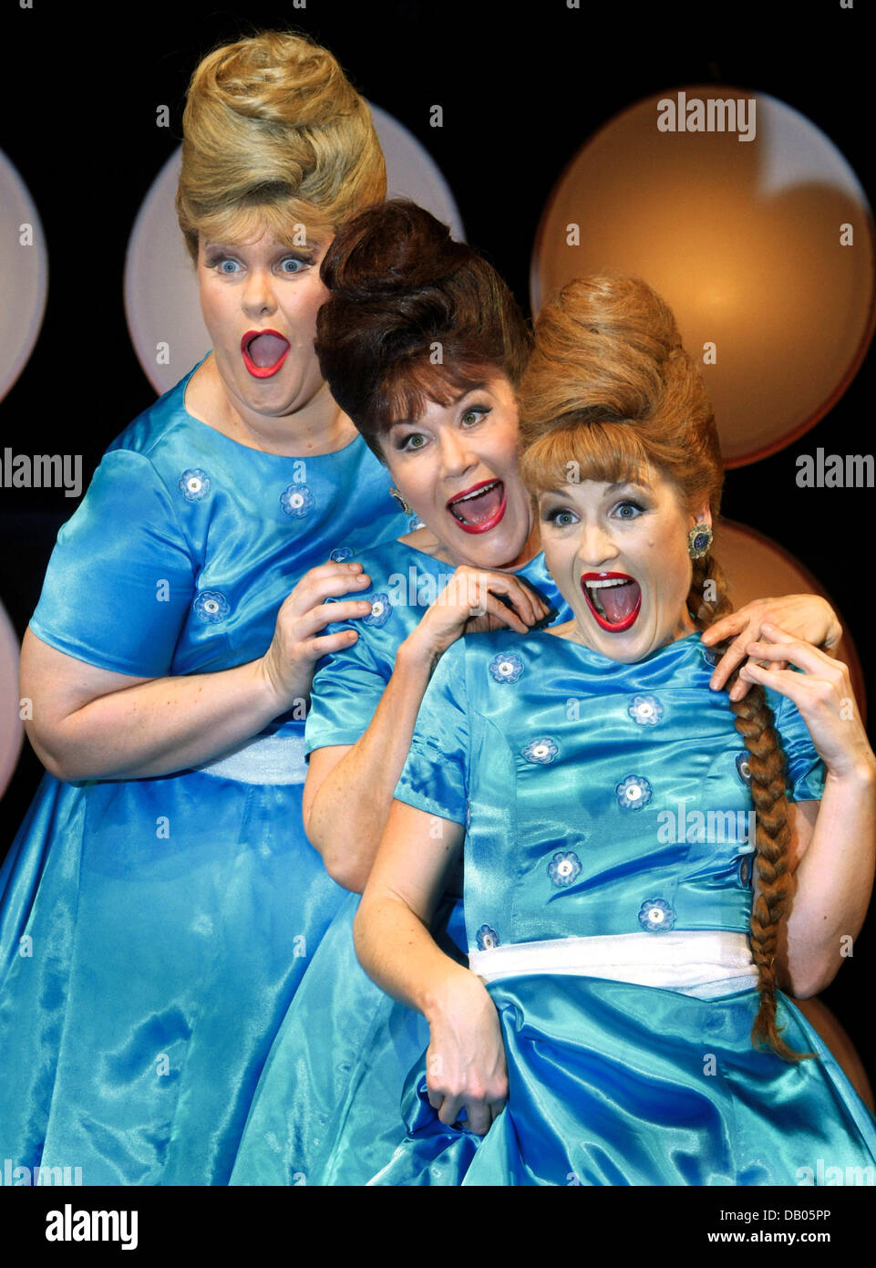 Australian singers (L-R) Melissa McCaig, Naomi Eyers and Melissa ...