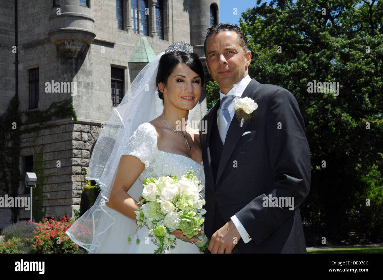 The newly weds, actress Mariella Ahrens and Patrick Count Faber-Castel ...