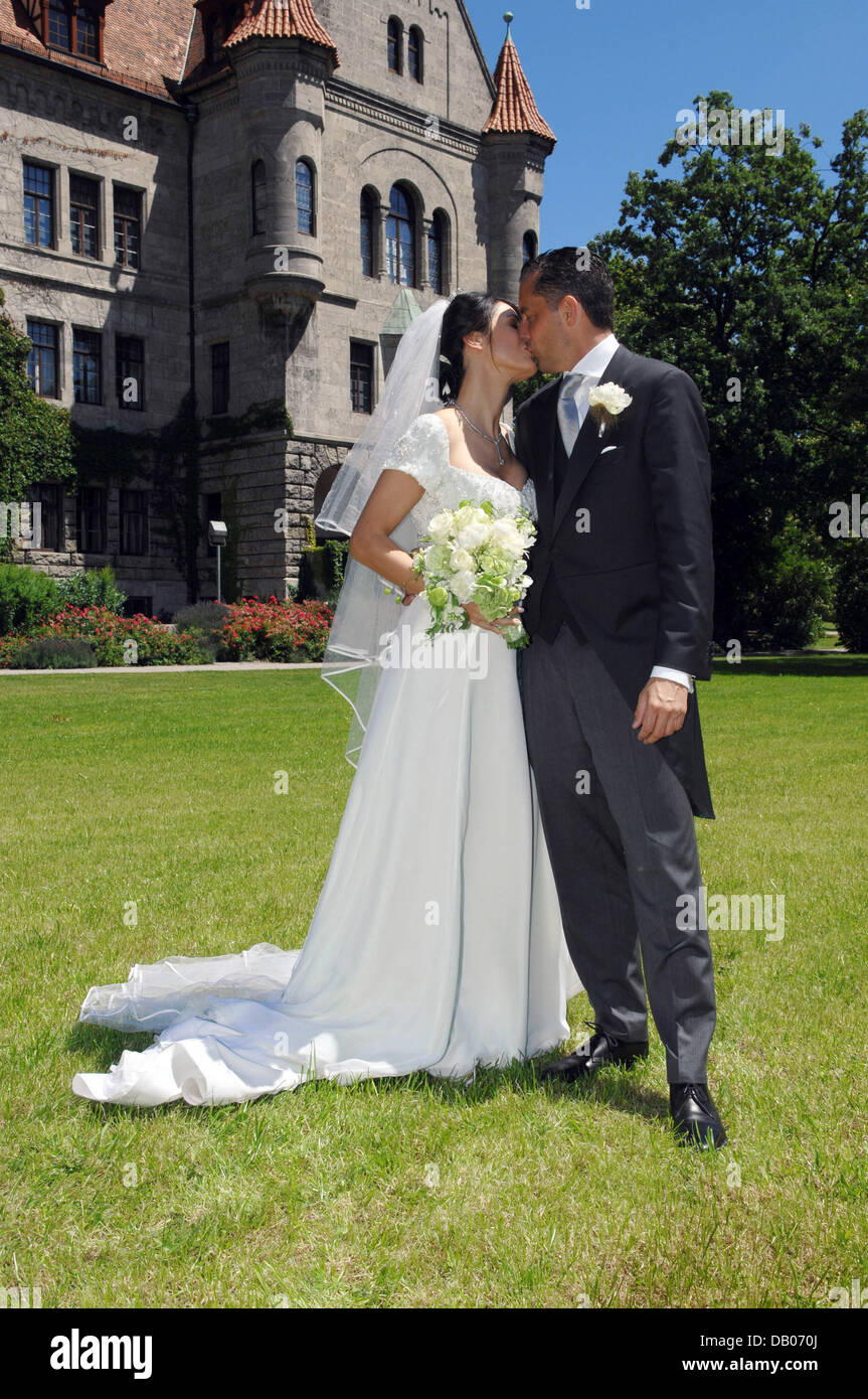 The newly weds, actress Mariella Ahrens and Patrick Count Faber-Castel ...