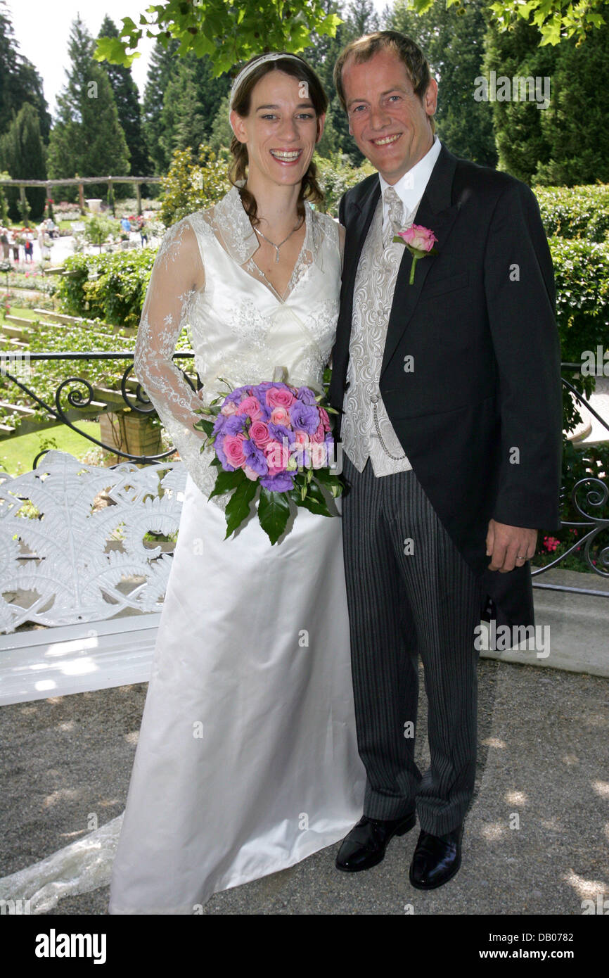 Newly weds Countess Catherina Bernadotte (L) and Romuald Ruffing smile ...