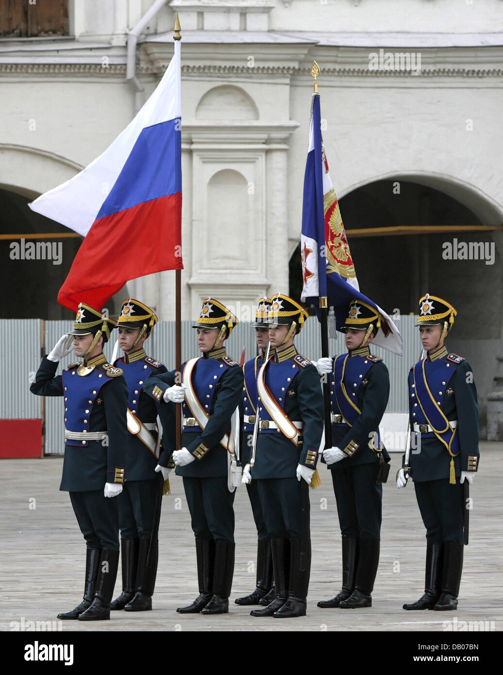 Kremlin-soldiers are pictured wearing historical uniforms in Moscow ...