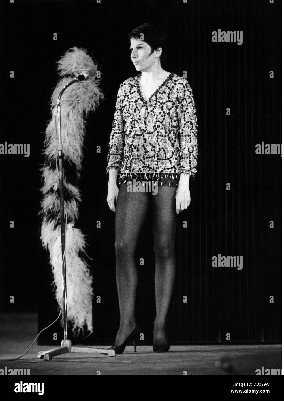 Jeanmaire, Zizi, * 29.4.1924, French dancer and singer, full length, at ...