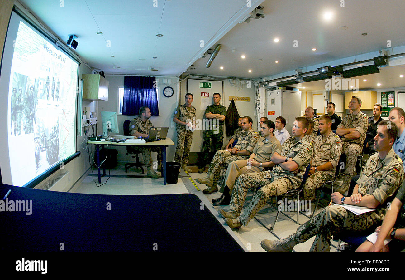 Navy briefing hi-res stock photography and images - Alamy