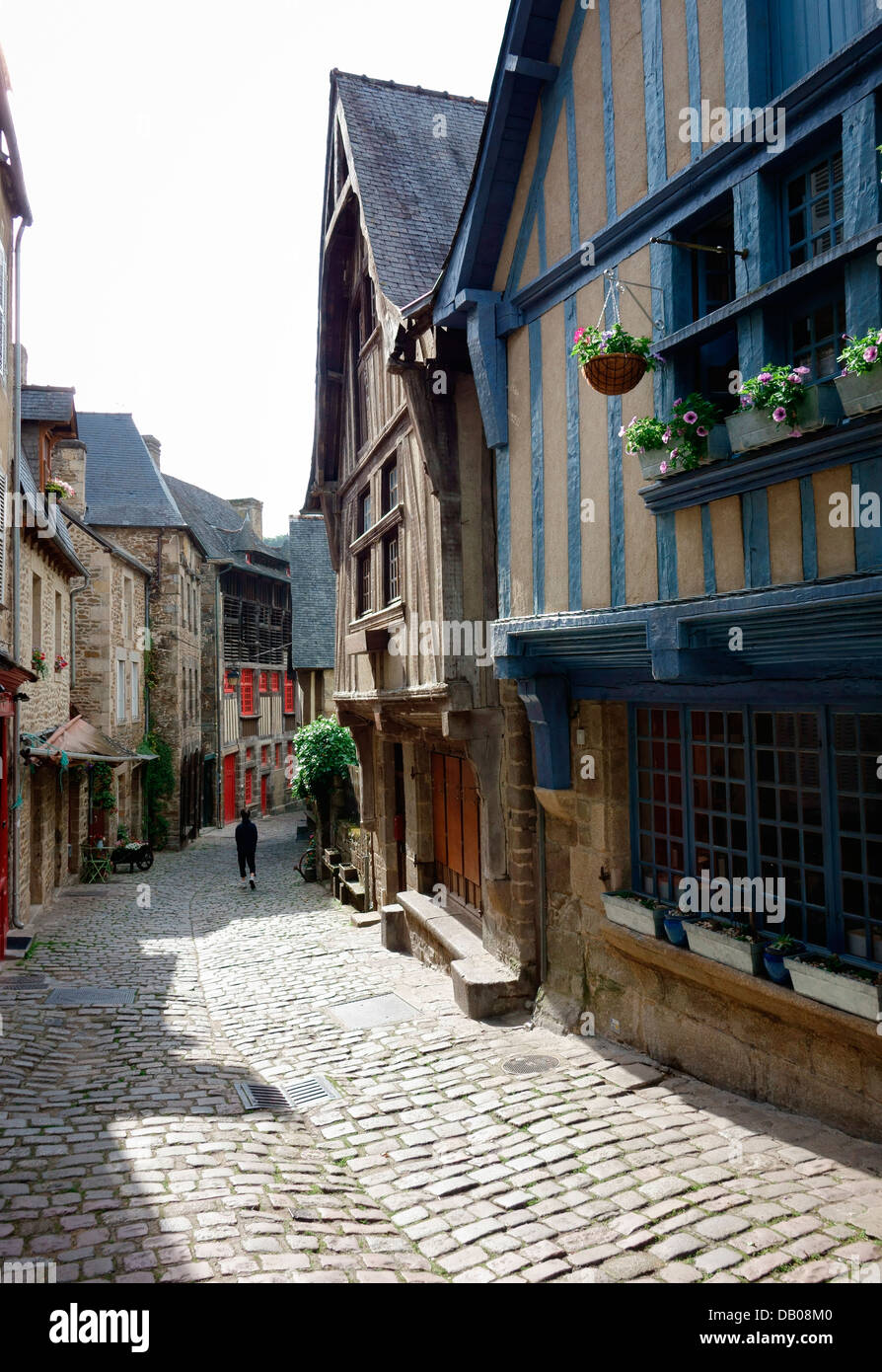 Dinan france hi-res stock photography and images - Alamy