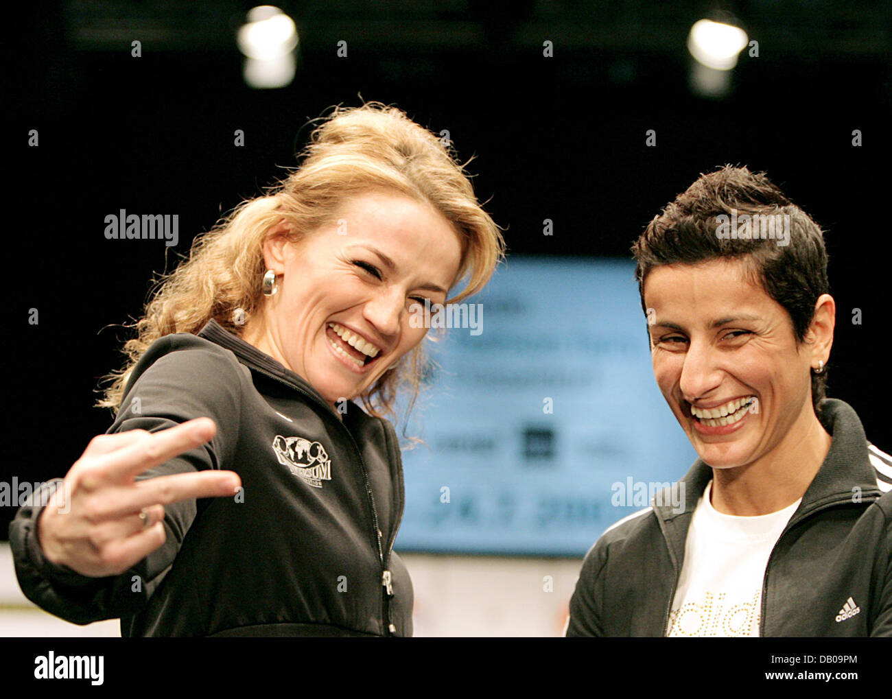 German junior feather weight boxer Julai Sahin (R) and feather weight ...