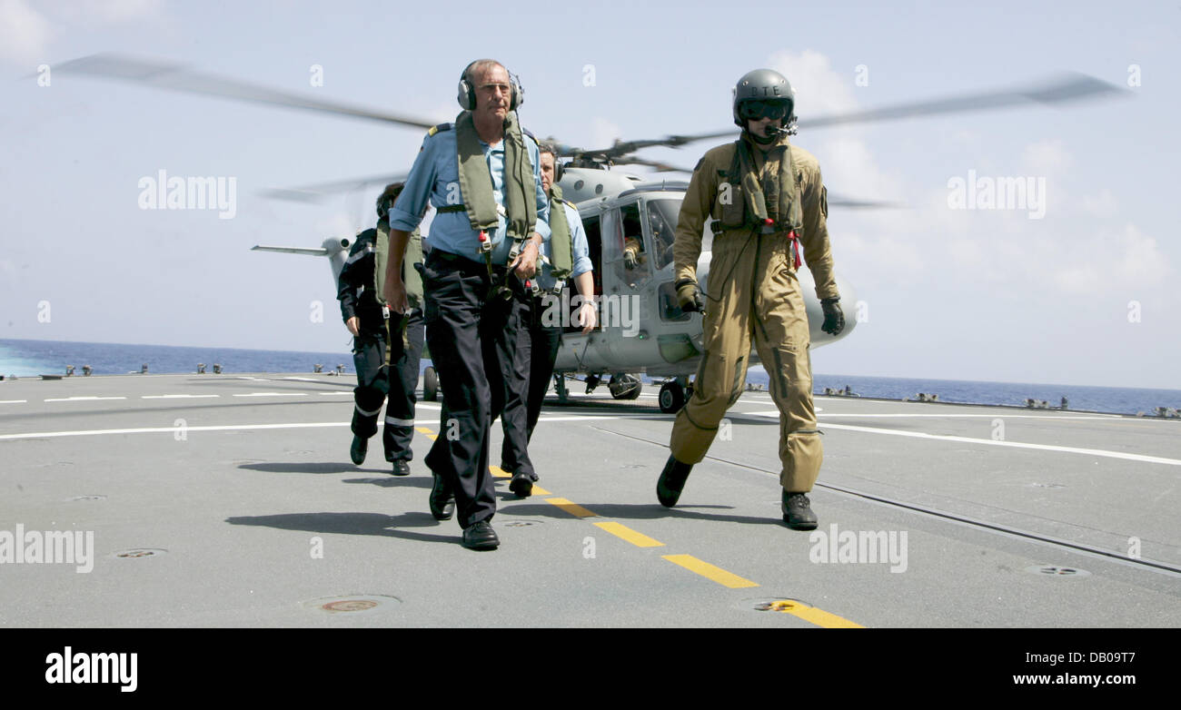 Commander of the German UNIFIL mission troops, Fleet Admiral Karl ...