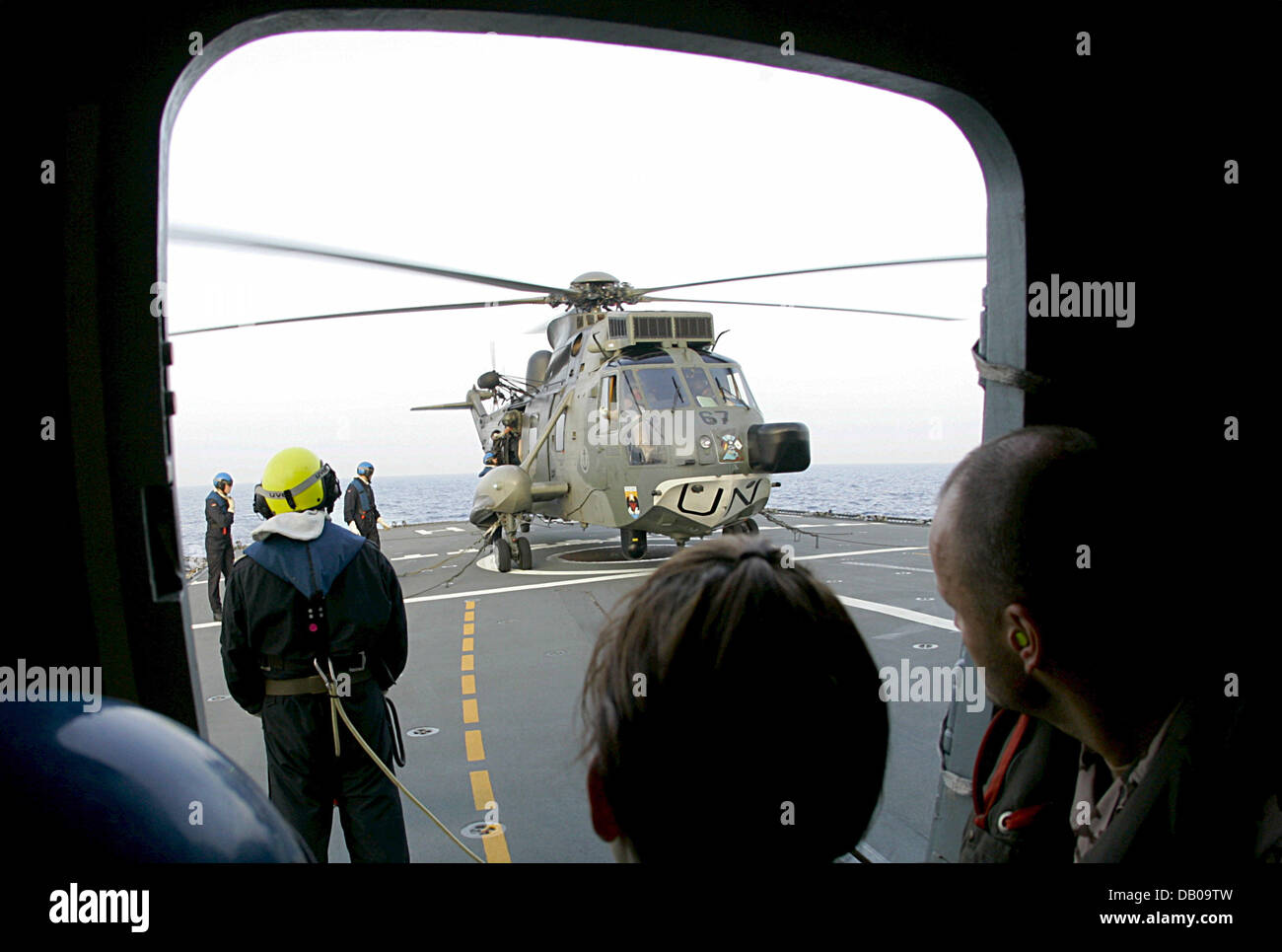 A Seaking helicopter lands on German Navy frigate 'Schleswig-Holstein ...