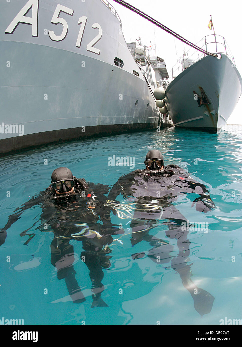 German Navy frogmen conduct a minesweep training in the harbour of ...
