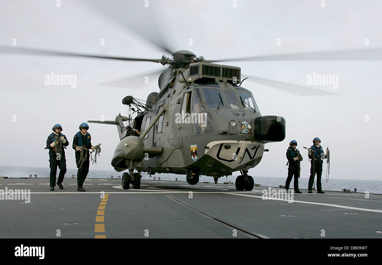 A Seaking helicopter lands on German Navy frigate 'Schleswig-Holstein ...