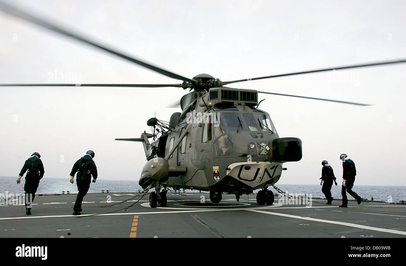 A Seaking helicopter lands on German Navy frigate 'Schleswig-Holstein ...