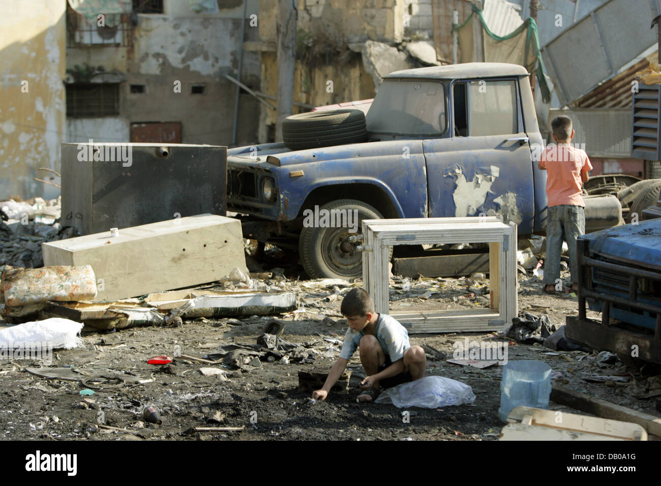 Palestinian refugee camp hi-res stock photography and images - Alamy