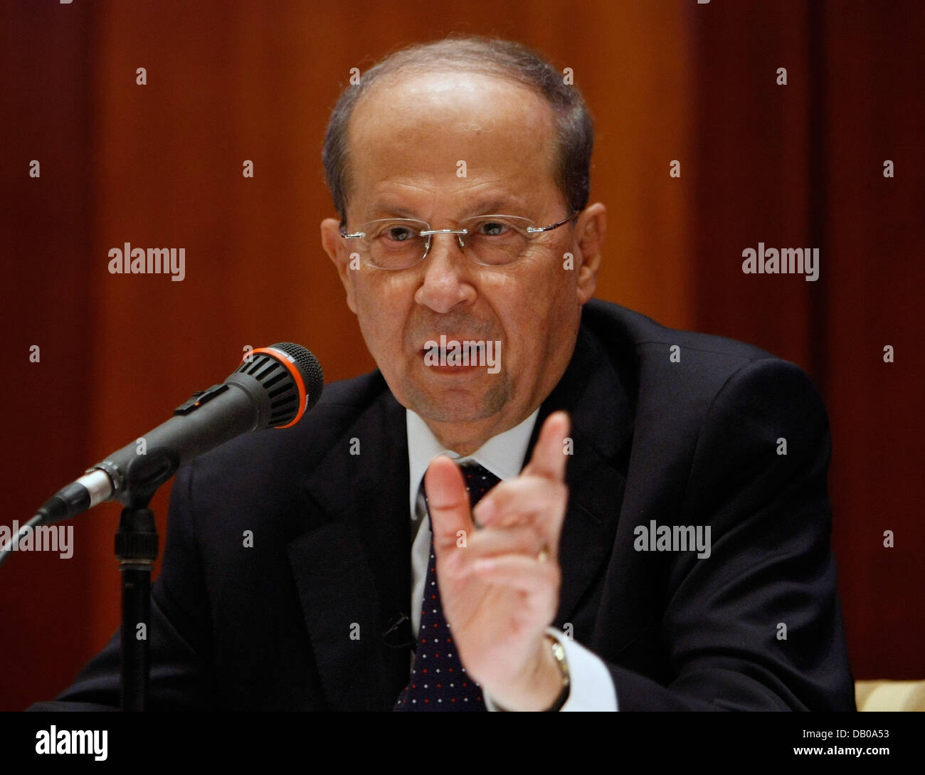 General michel aoun hi-res stock photography and images - Alamy