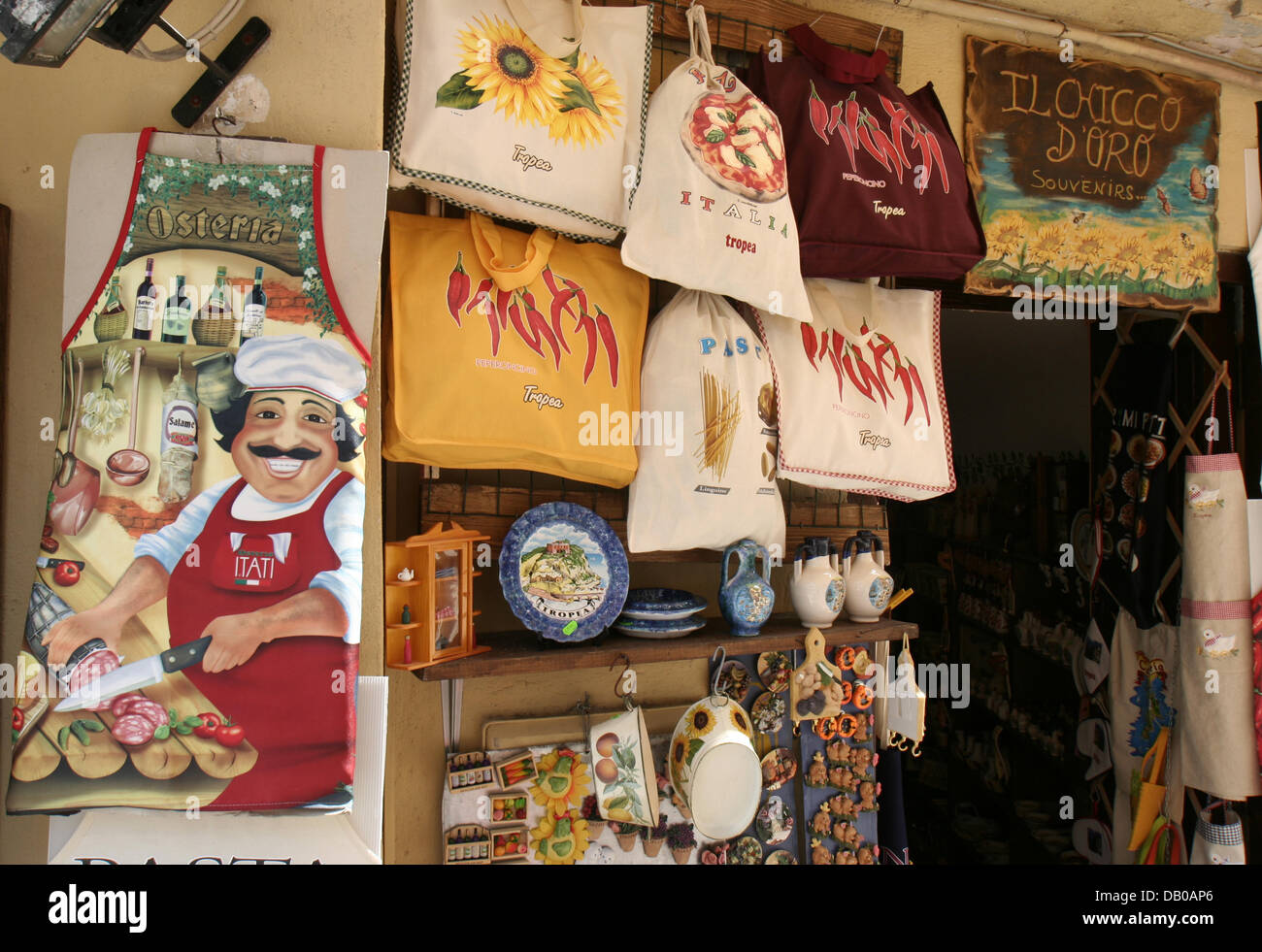 The picture shows a souvenir shop in the Calabrian town of Tropea ...