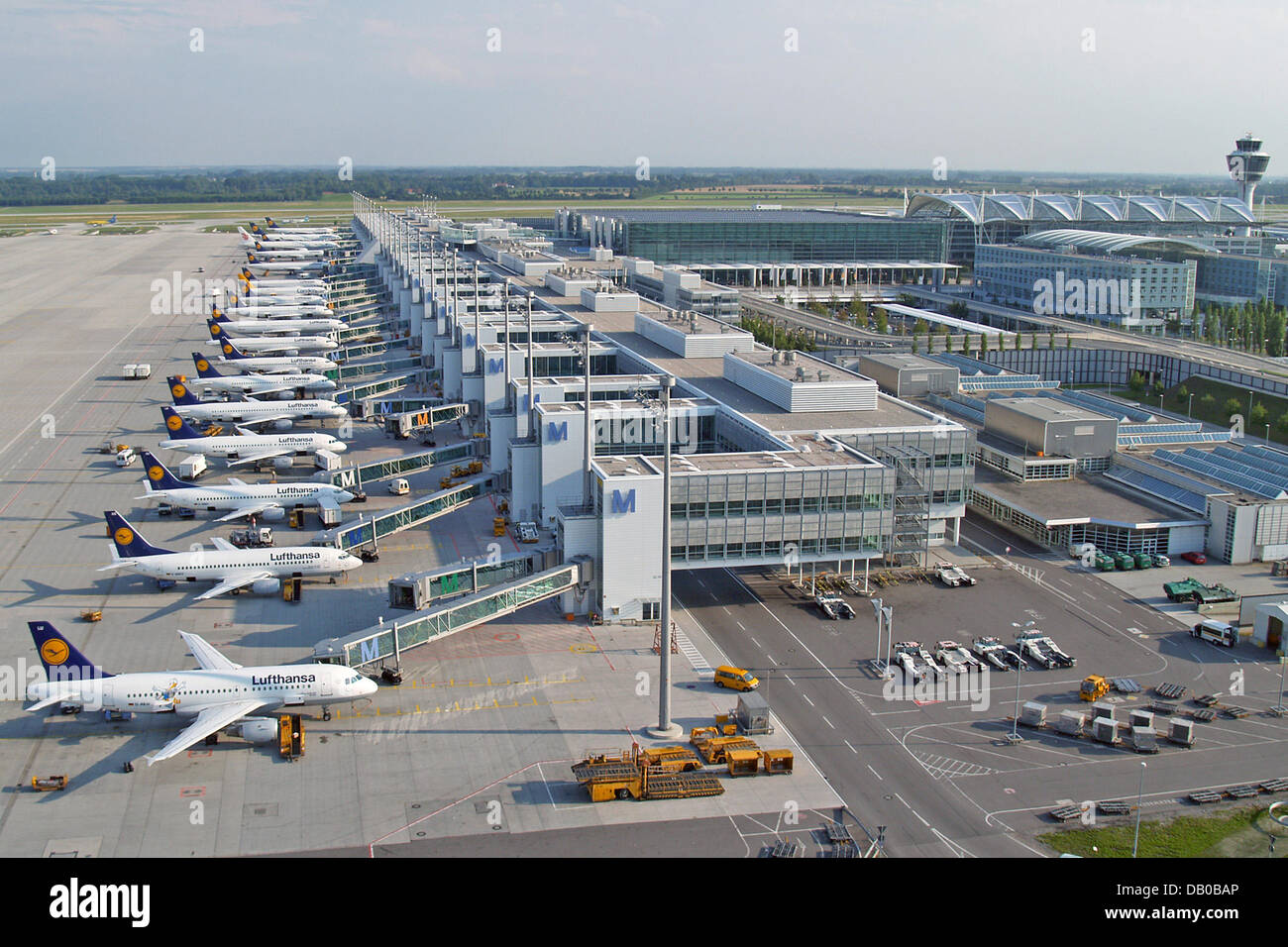 The picture shows Lufthansa airplanes at Terminal 2 of Munich airport ...