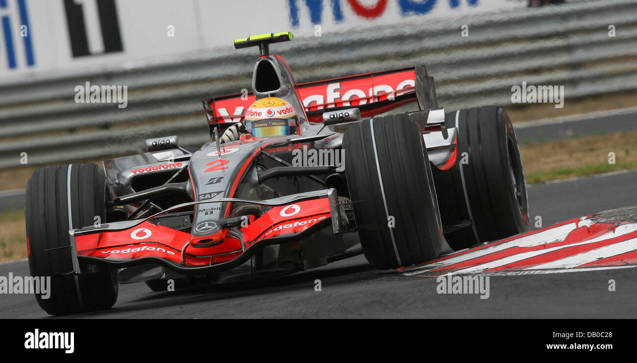 F1 2007 lewis hamilton pit hi-res stock photography and images - Alamy