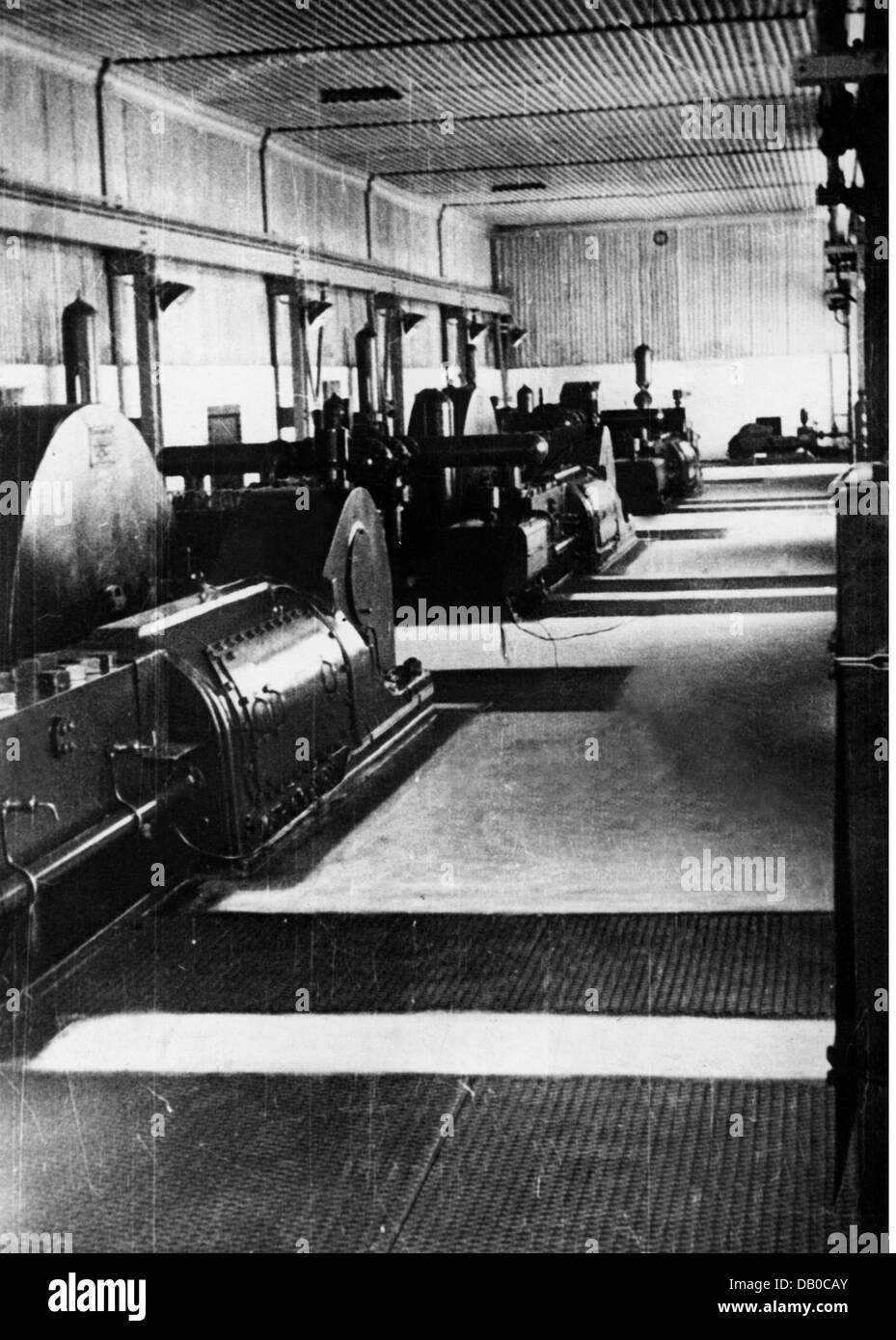 Crude oil pump station hi-res stock photography and images - Alamy