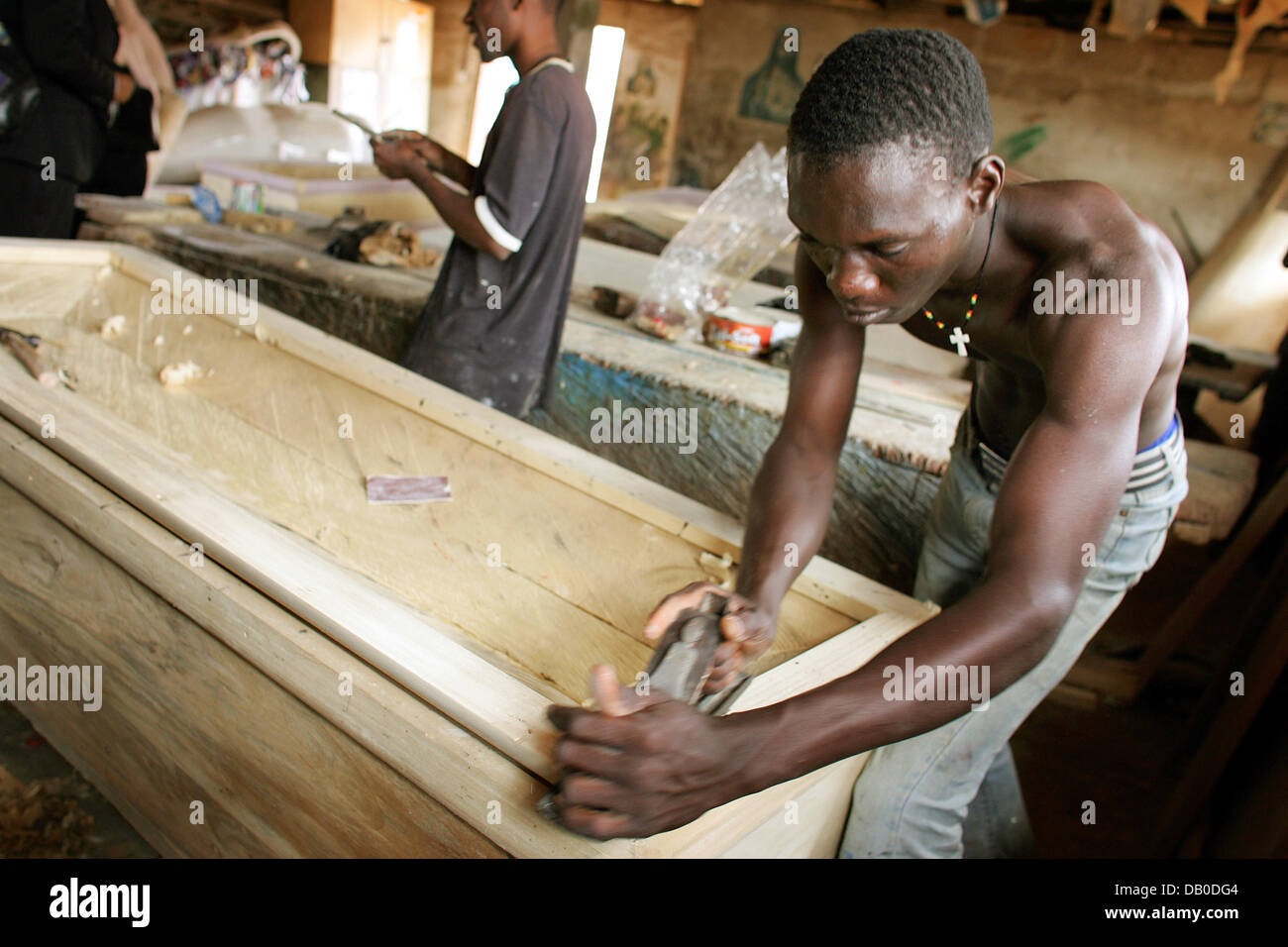 Coffin maker hi-res stock photography and images - Alamy