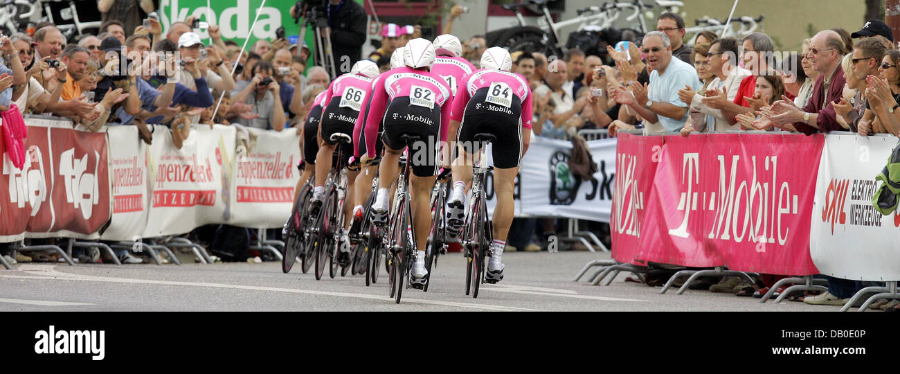 The T-Mobile team sets out for the 42.2 km time trial loop of the ...