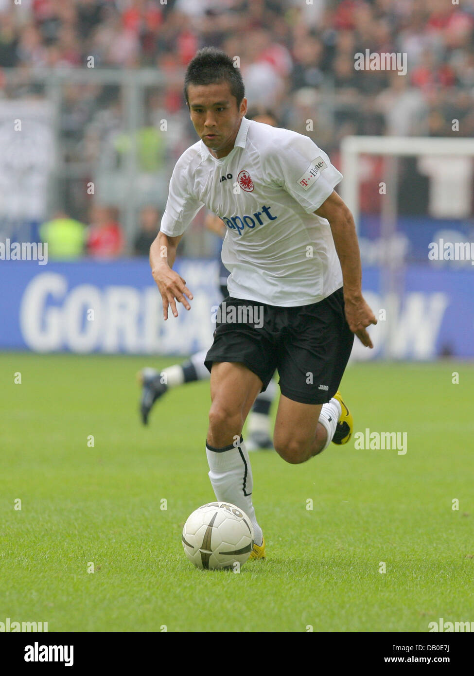 Junichi Inamoto of Frankfurt controls the ball during the Bundesliga ...