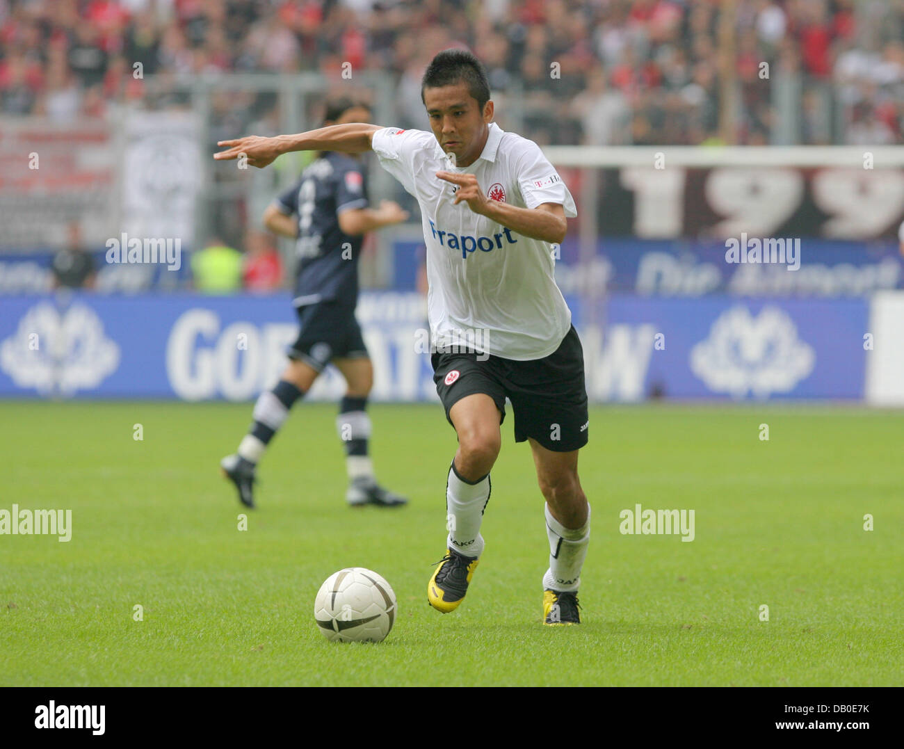 Junichi Inamoto of Frankfurt controls the ball during the Bundesliga ...