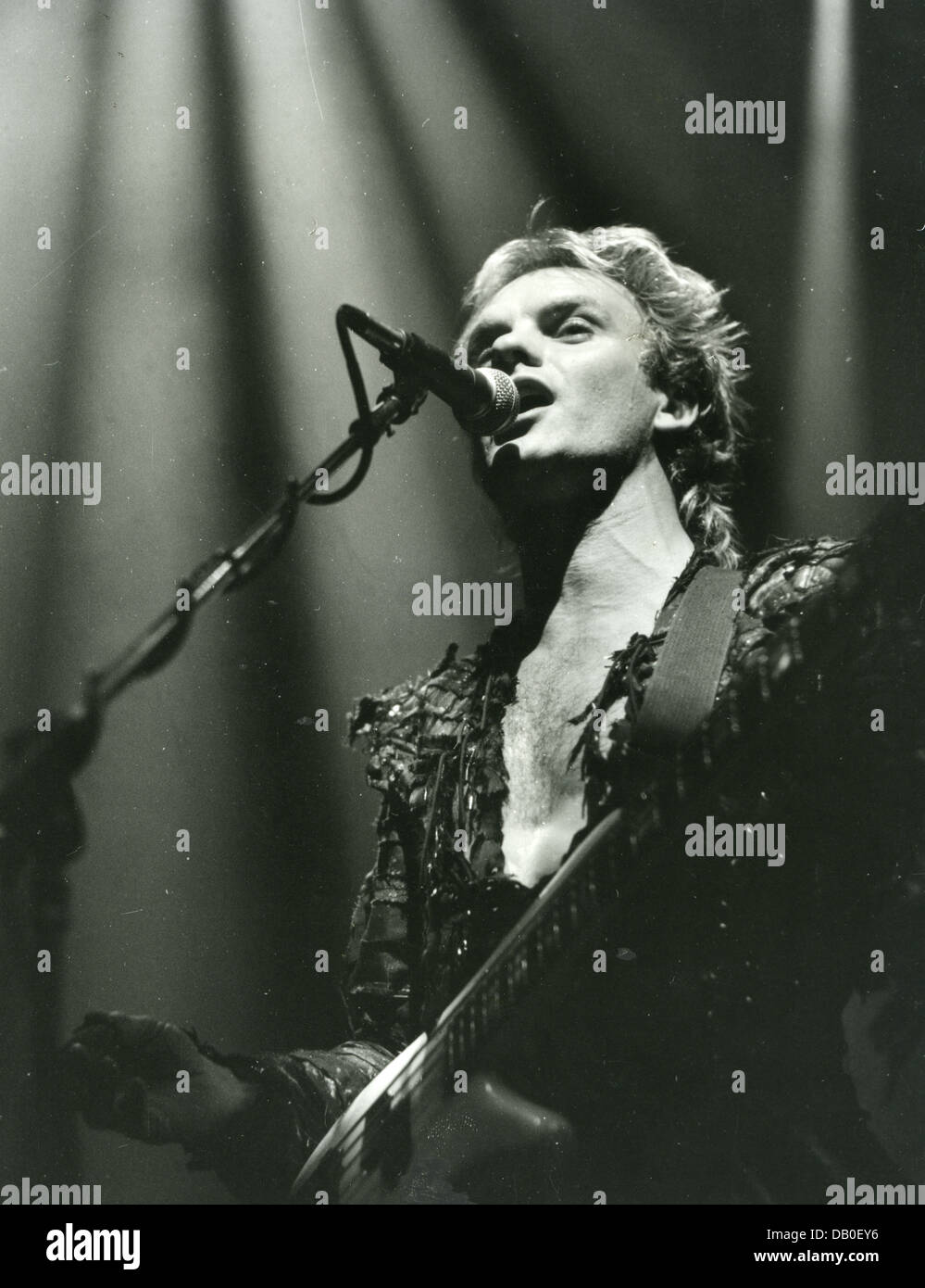The police band sting hi-res stock photography and images - Alamy
