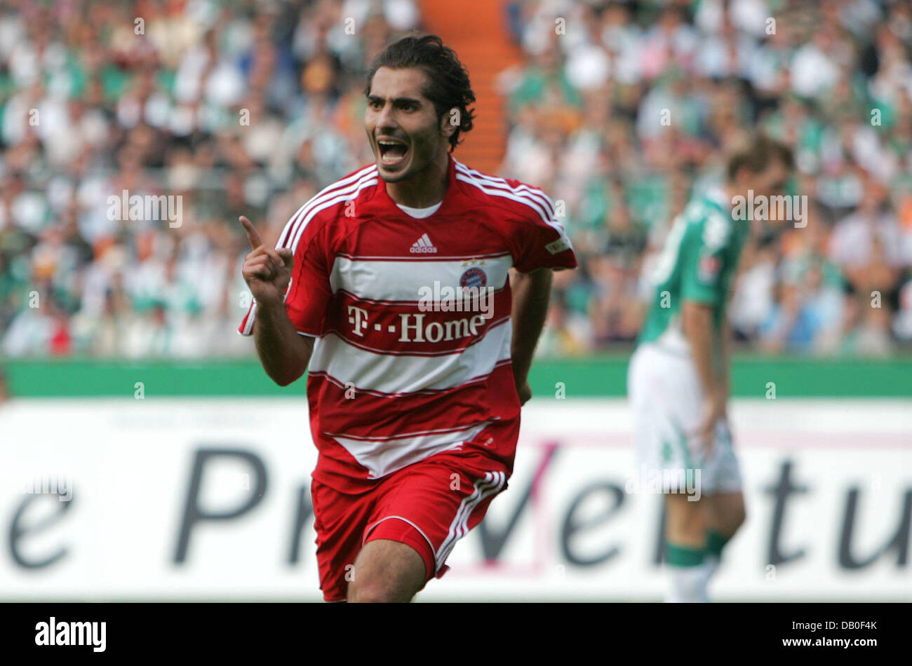 Bayern munichs hamit altintop hi-res stock photography and images - Alamy