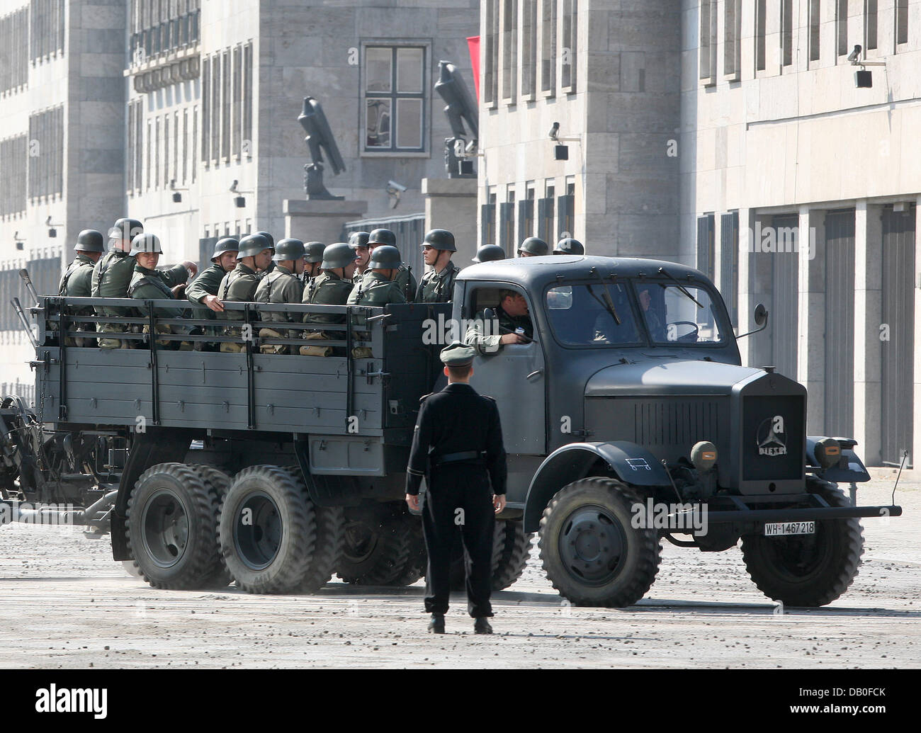 The picture shows Wilhelmstreet as arrranged for the shooting of ...