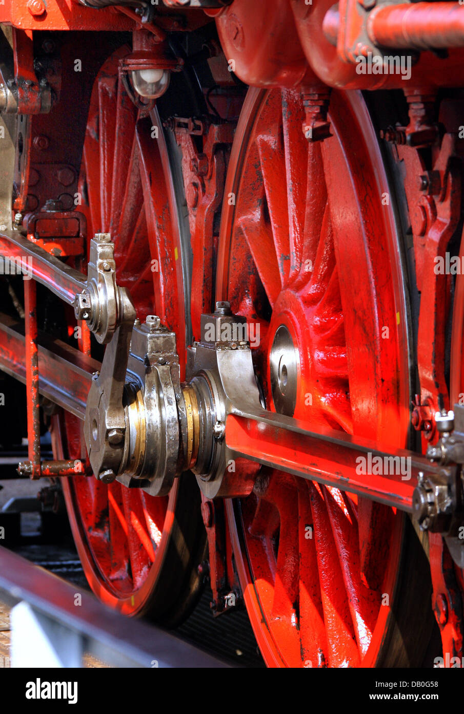 Visitors to the biggest German steam engine convention admire the fully ...