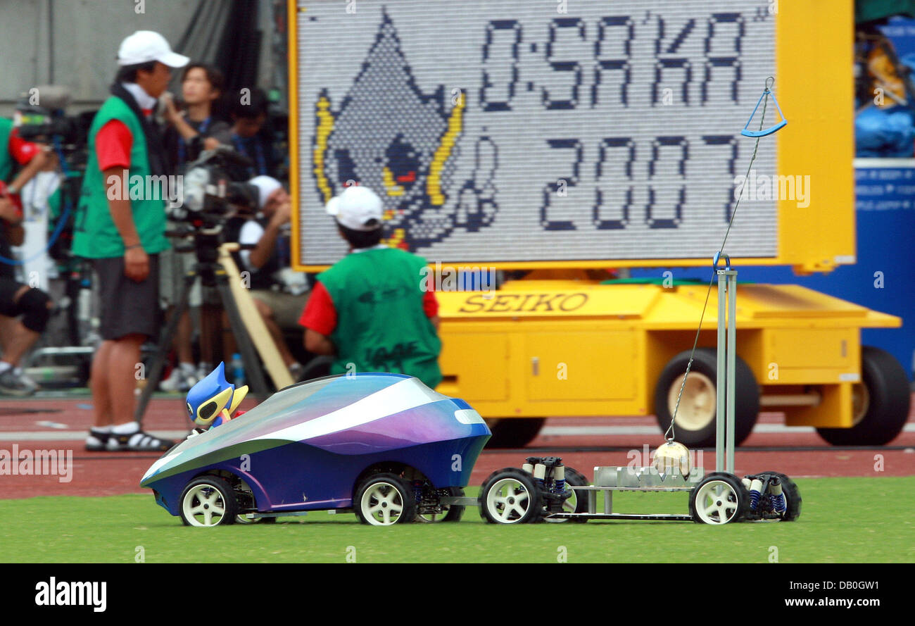 A robot transporter brings home a thrown hammer at the 11th IAAF World ...
