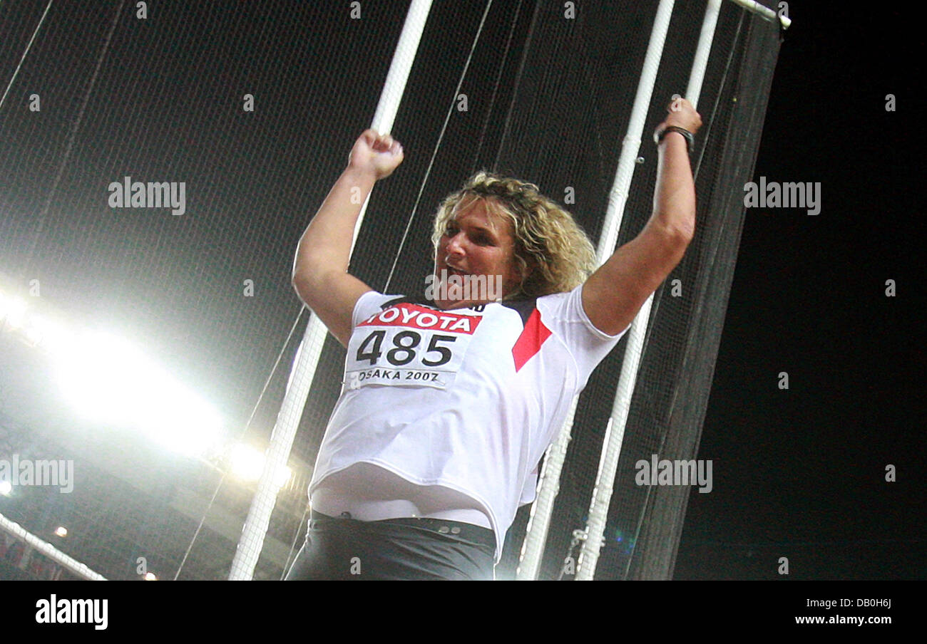German Franka Dietzsch cheers after her first attempt in the Women ...
