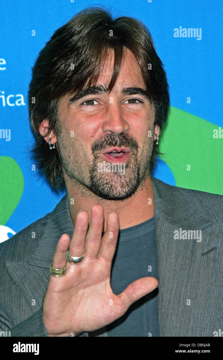Irish actor colin farrell poses hi-res stock photography and images - Alamy