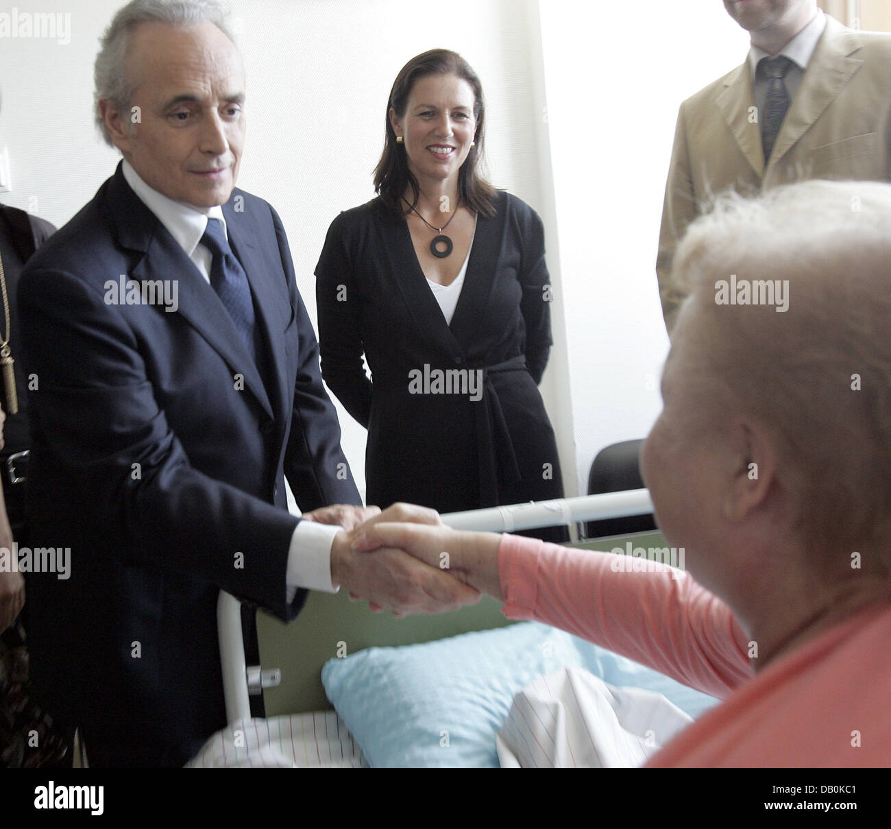 Spanish tenor Jose Carreras and his wife Jutta Jaeger visit patients at ...