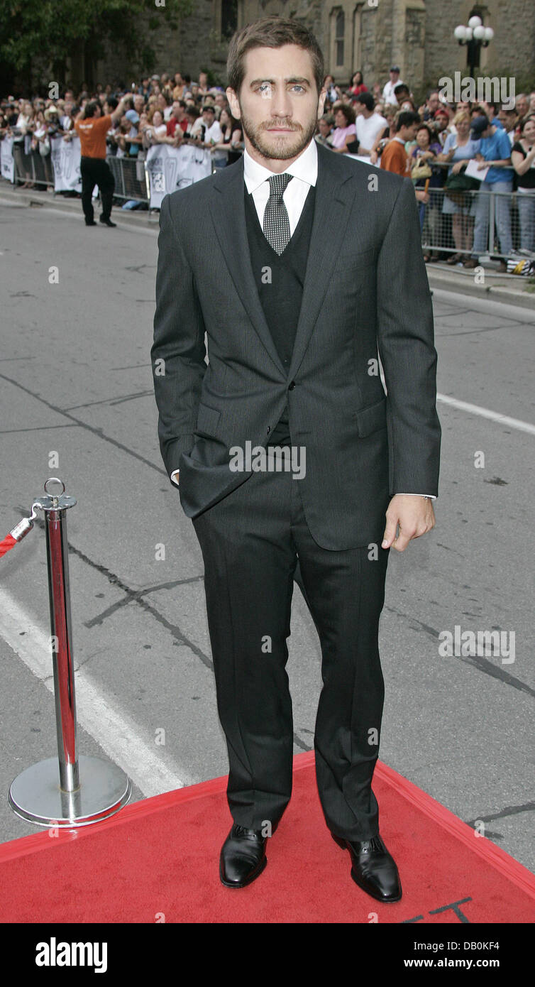 Actor Jake Gyllenhaal arrives at the world premiere of the movie ...