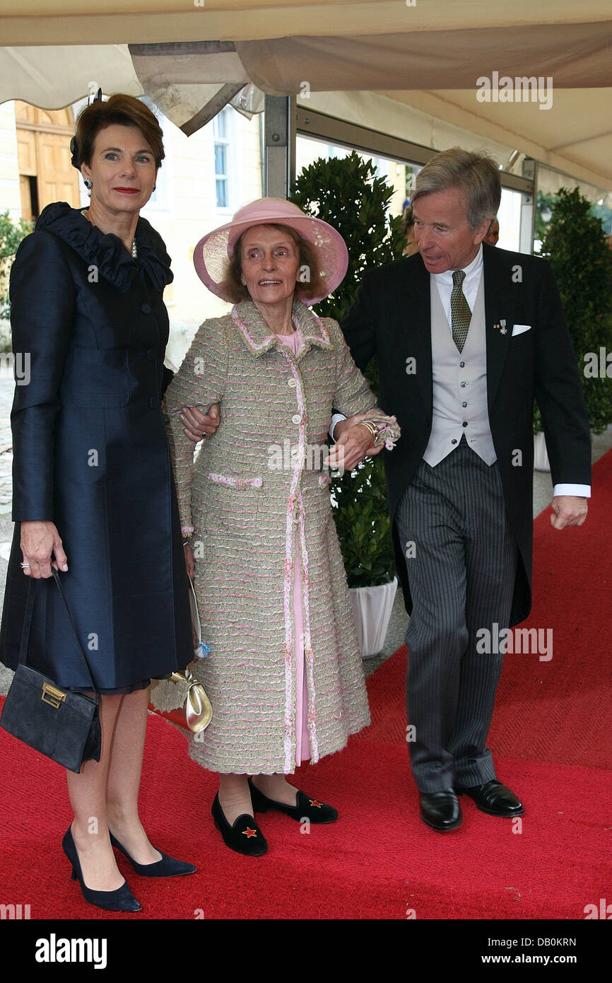 Benita, Duchess of Schaumburg-Lippe (C), Albrecht, Duke of Oettingen ...