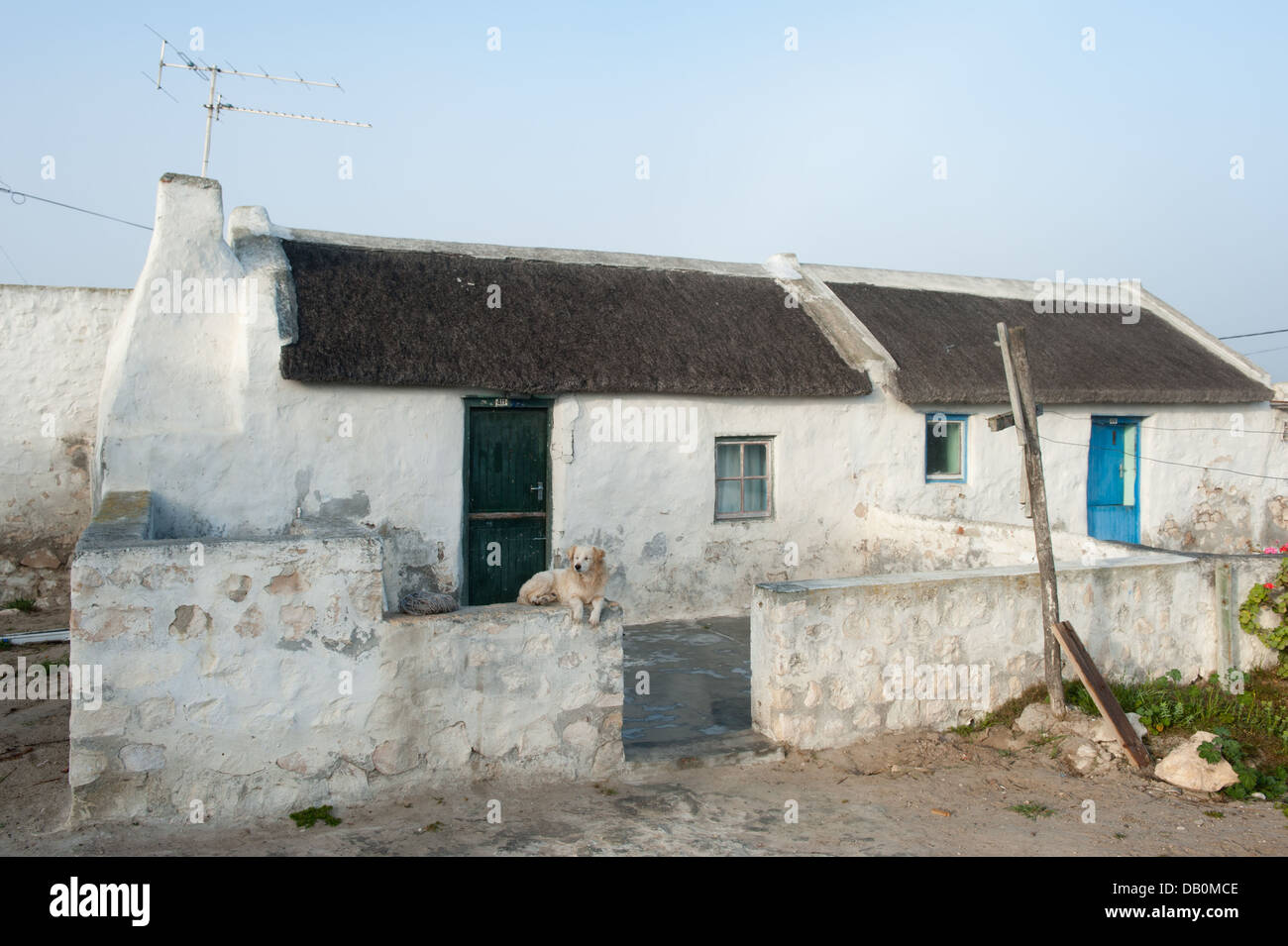 Fishermen's cottage in the fishing village of Kassiesbaai at Arniston ...