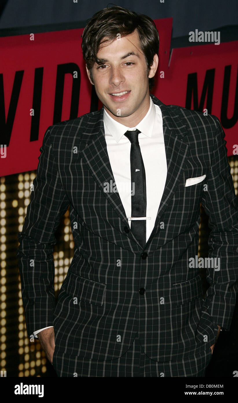 Dj mark ronson hi-res stock photography and images - Alamy